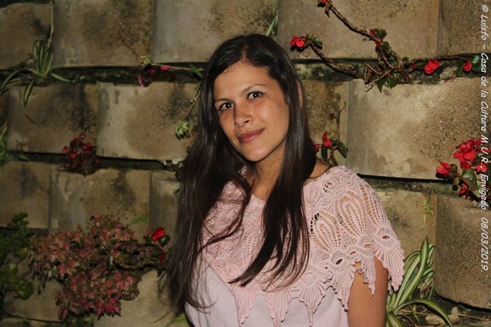 ANTOLOGÍA: KARLA ARANGO – Alter Vox Media