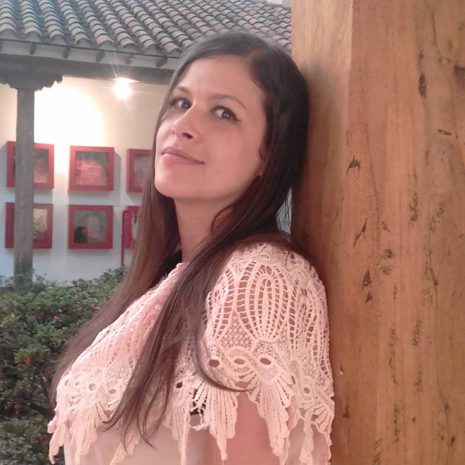 ANTOLOGÍA: KARLA ARANGO – Alter Vox Media