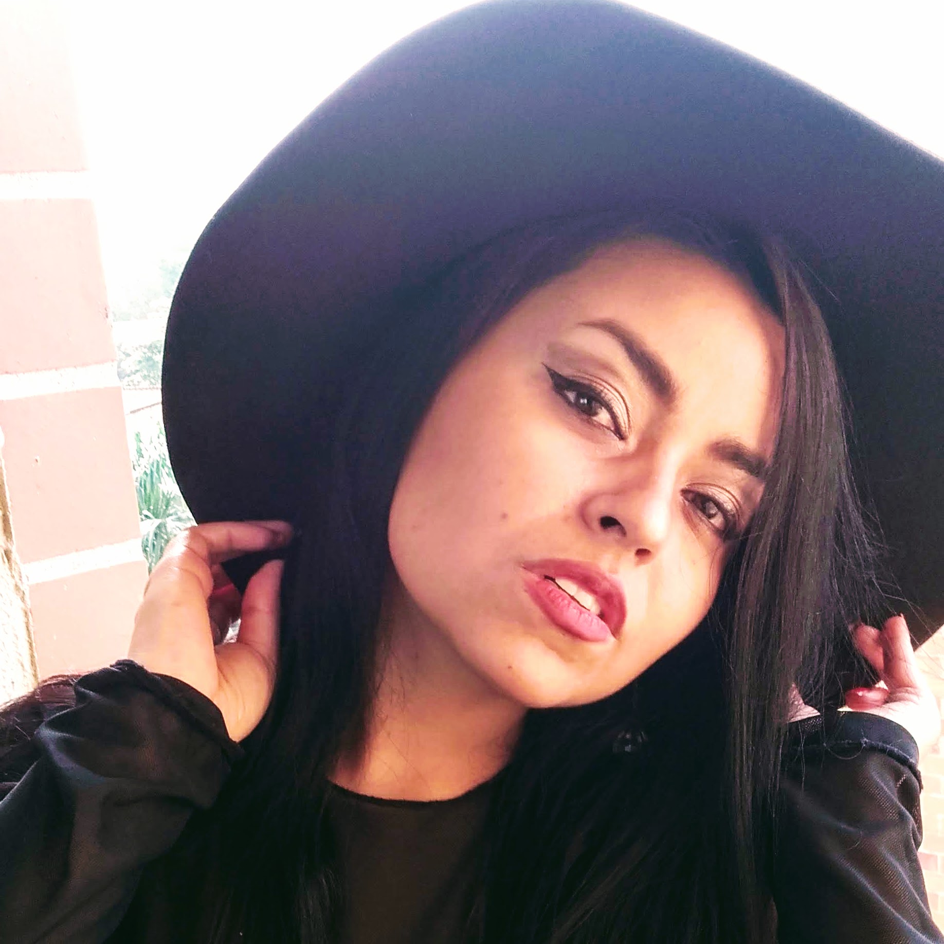 ANTOLOGÍA: LAURA BASTET KALI – Alter Vox Media